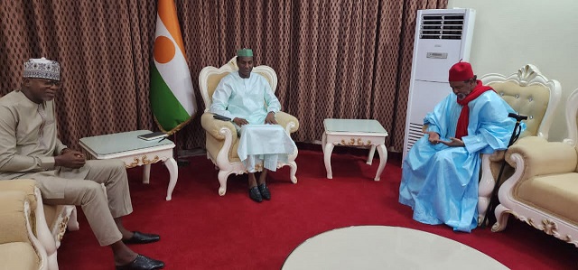 L'HE ISSA SALIFOU DÉFIE ROYALEMENT TALON